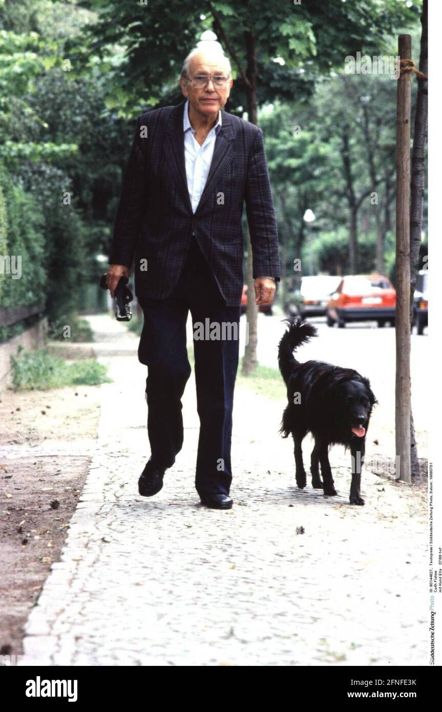 Curth Flatow with dog Ella 07/88 yard man author film television half ...