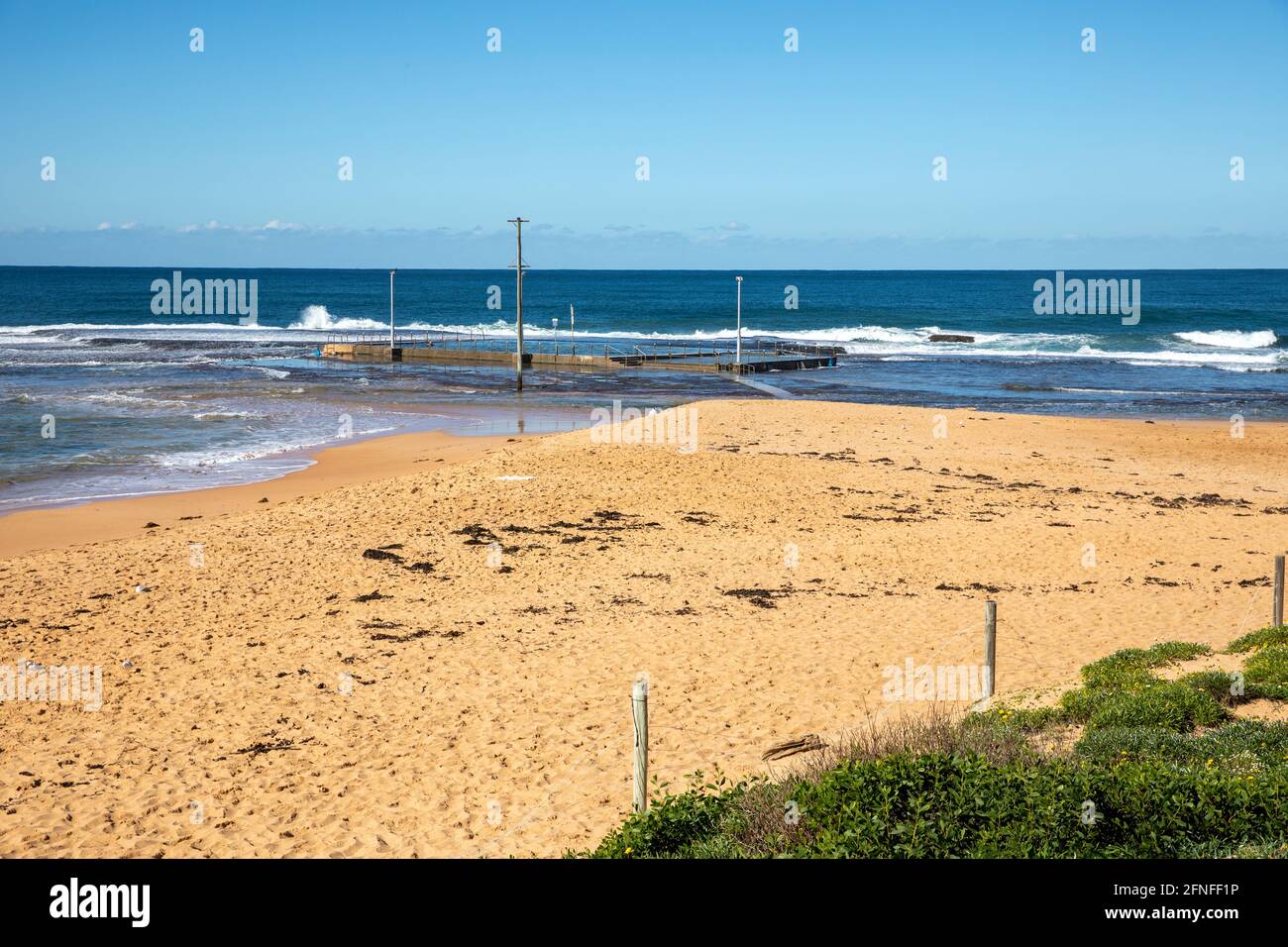 Mona vale rockpool hi-res stock photography and images - Alamy