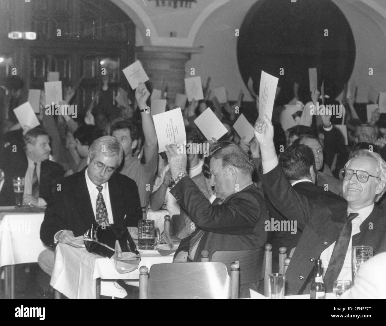 From left to right: FC Bayern's President Fritsch Scherer, Honorary ...