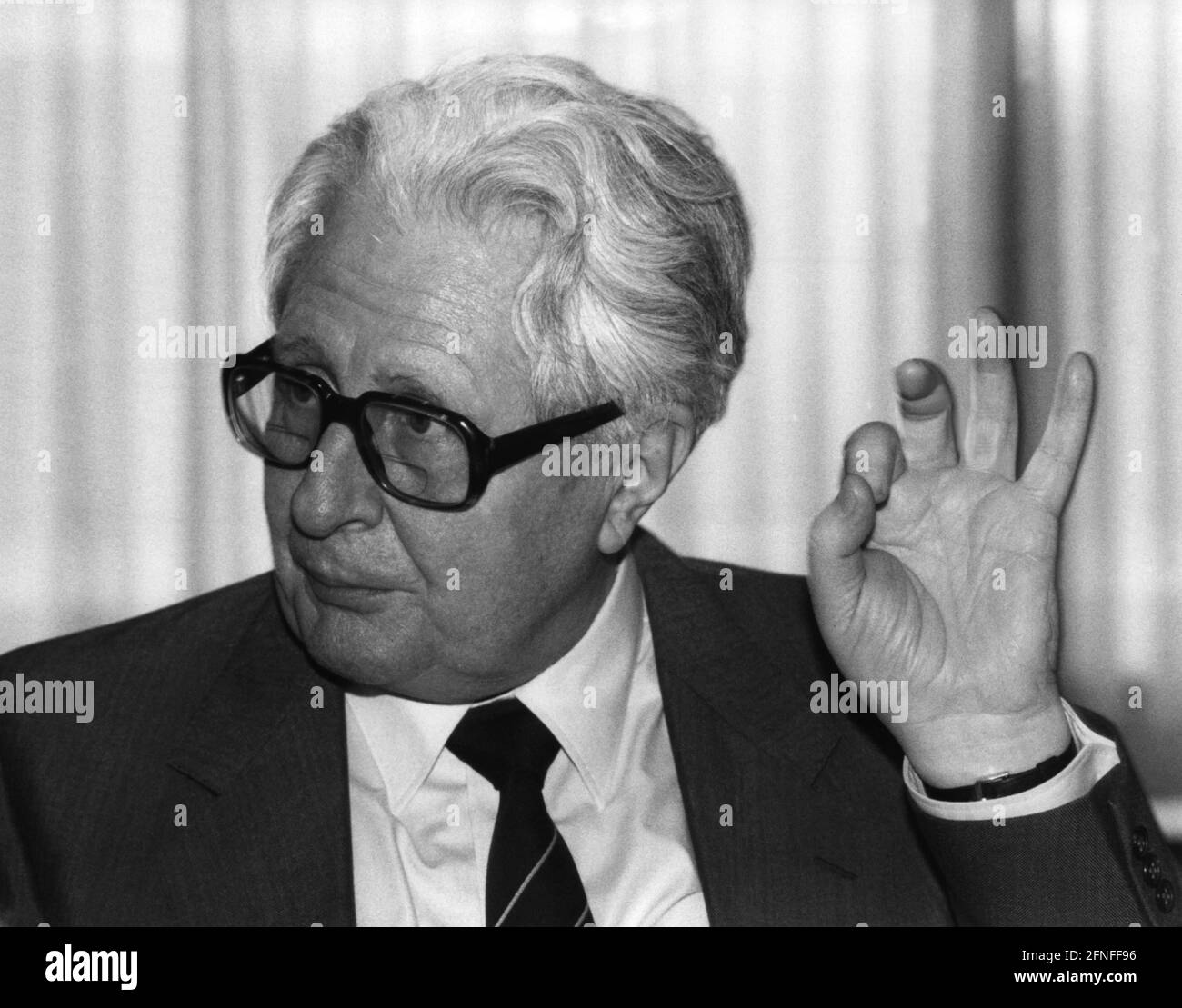 Portrait of the SPD politician Hans-Jochen Vogel from May 1991 ...