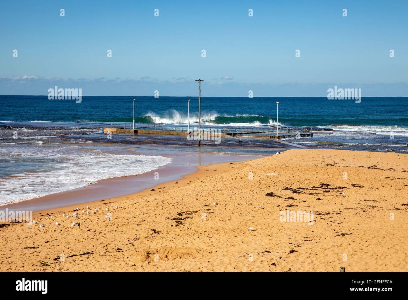 Mona Vale beach and ocean rock swimming pool , Mona Vale on Sydney ...