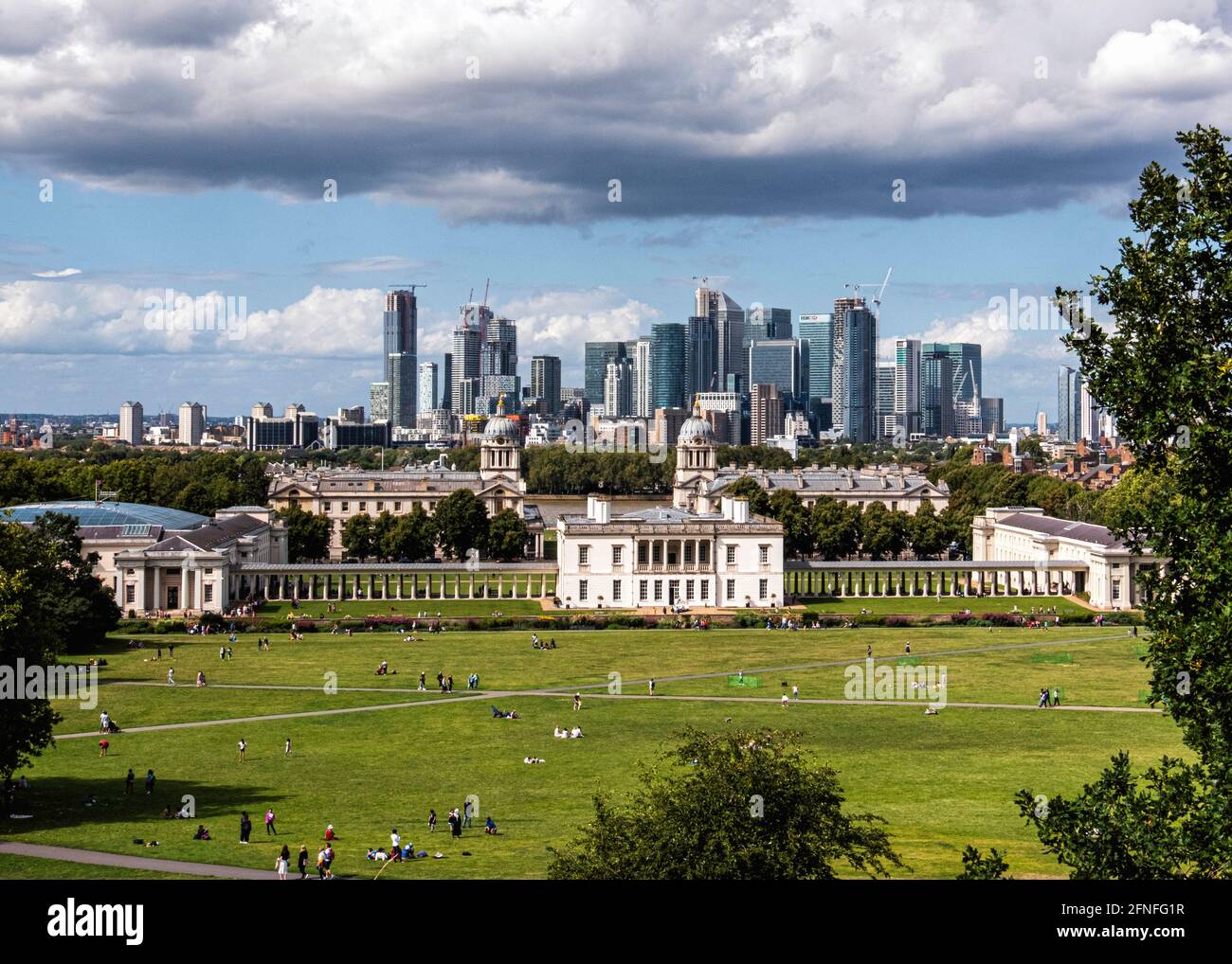 London canary wharf old new hi-res stock photography and images - Alamy
