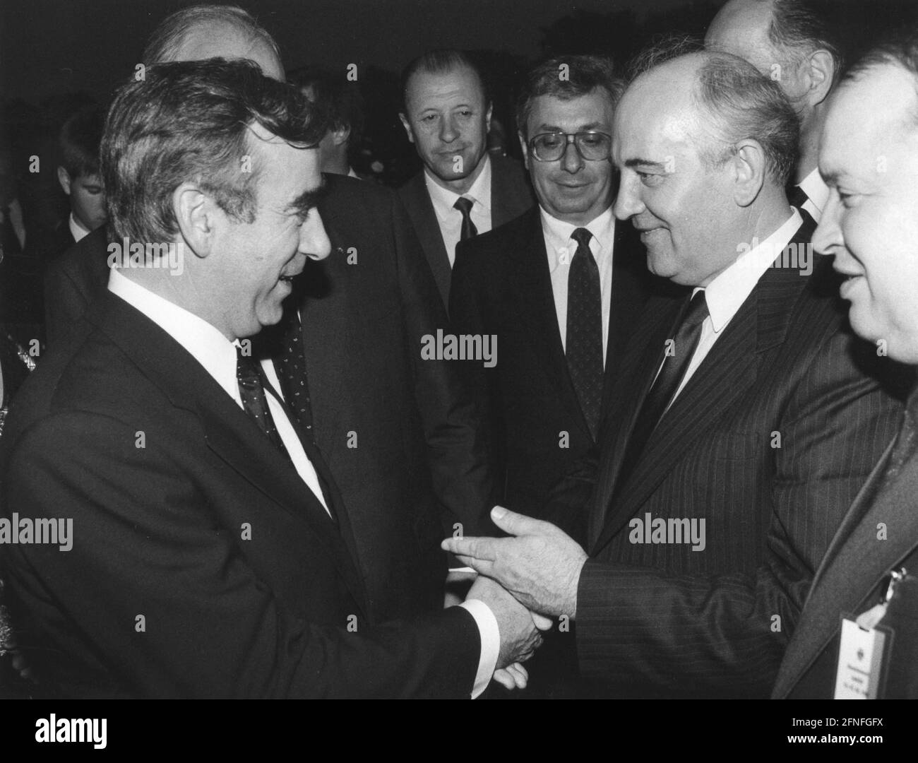 Mikhail gorbachev r Black and White Stock Photos & Images - Alamy