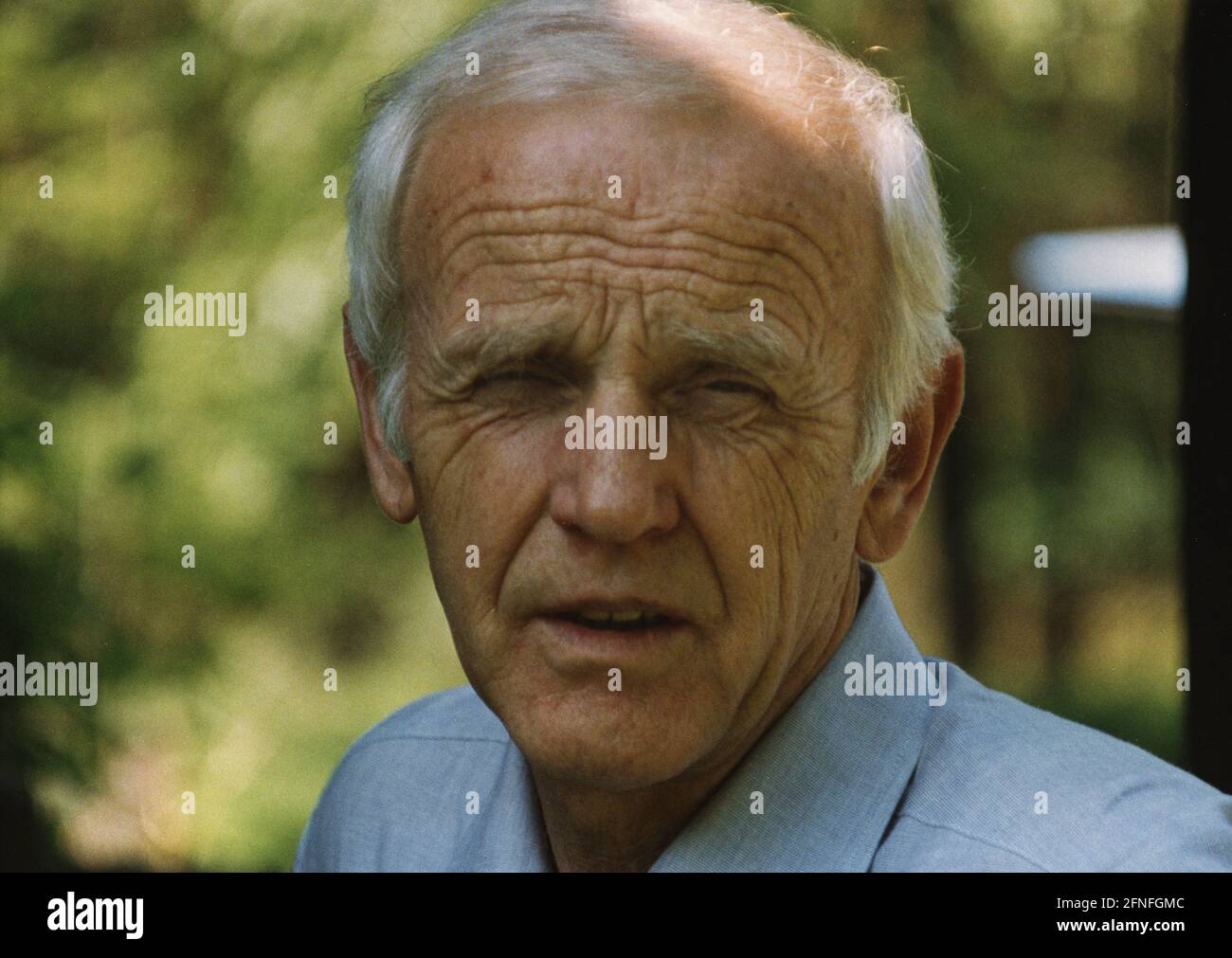 The German writer Günter de Bruyn. [automated translation] Stock Photo ...