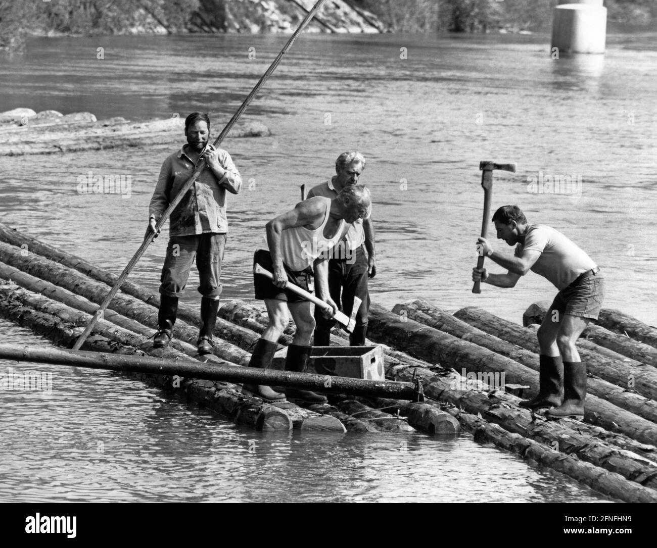 Wooden raft historical hi-res stock photography and images - Alamy
