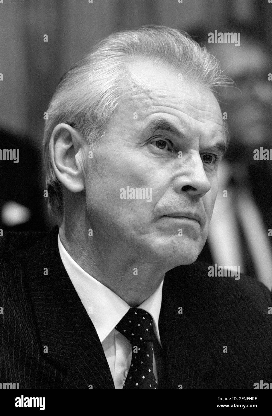 Hans MODROW , Prime Minister of the GDR , on his visit to Bonn in ...