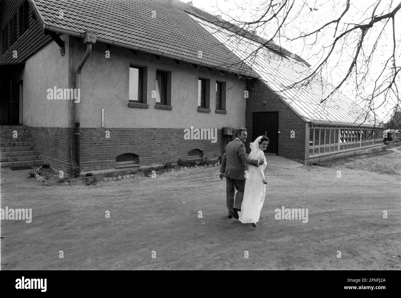 "Disabled project ""Gruene Scheune"", wedding of two disabled inmates ...