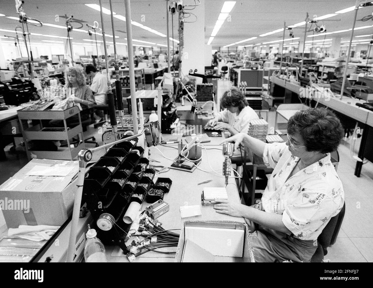 DEU , DEUTSCHLAND : Production of computers at Siemens-Nixdorf AG in ...