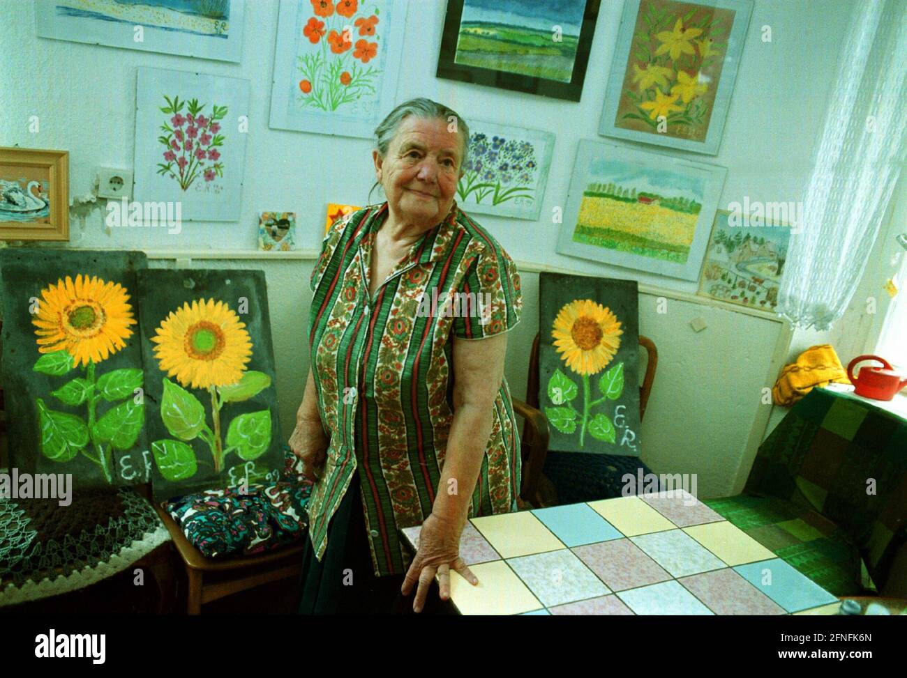 Erna Roder (83), artist (naive art), lives in the church (since 1965 ...