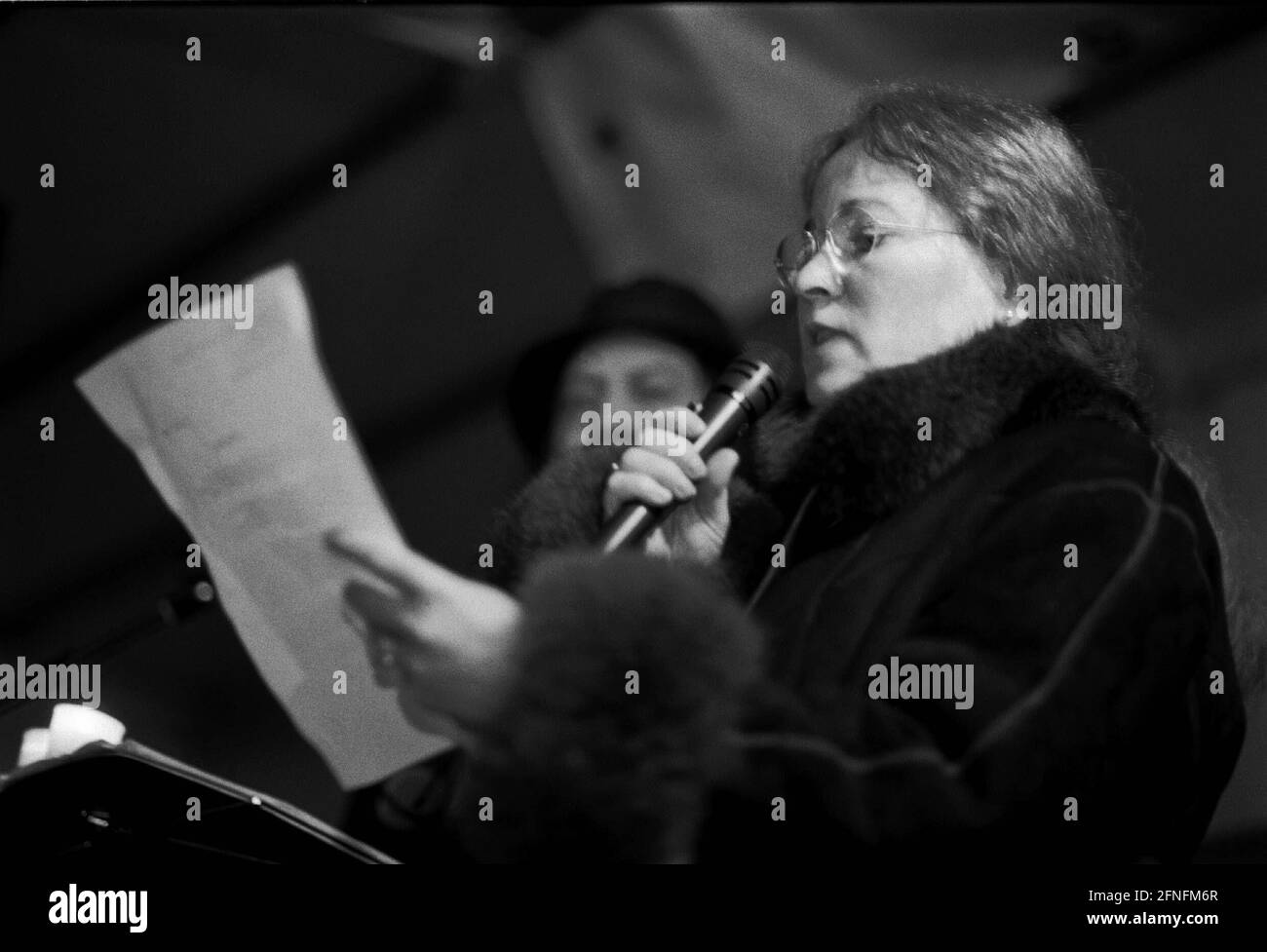 Chain of lights of Pankow for Nazi victims (on Holocaust Memorial Day ...