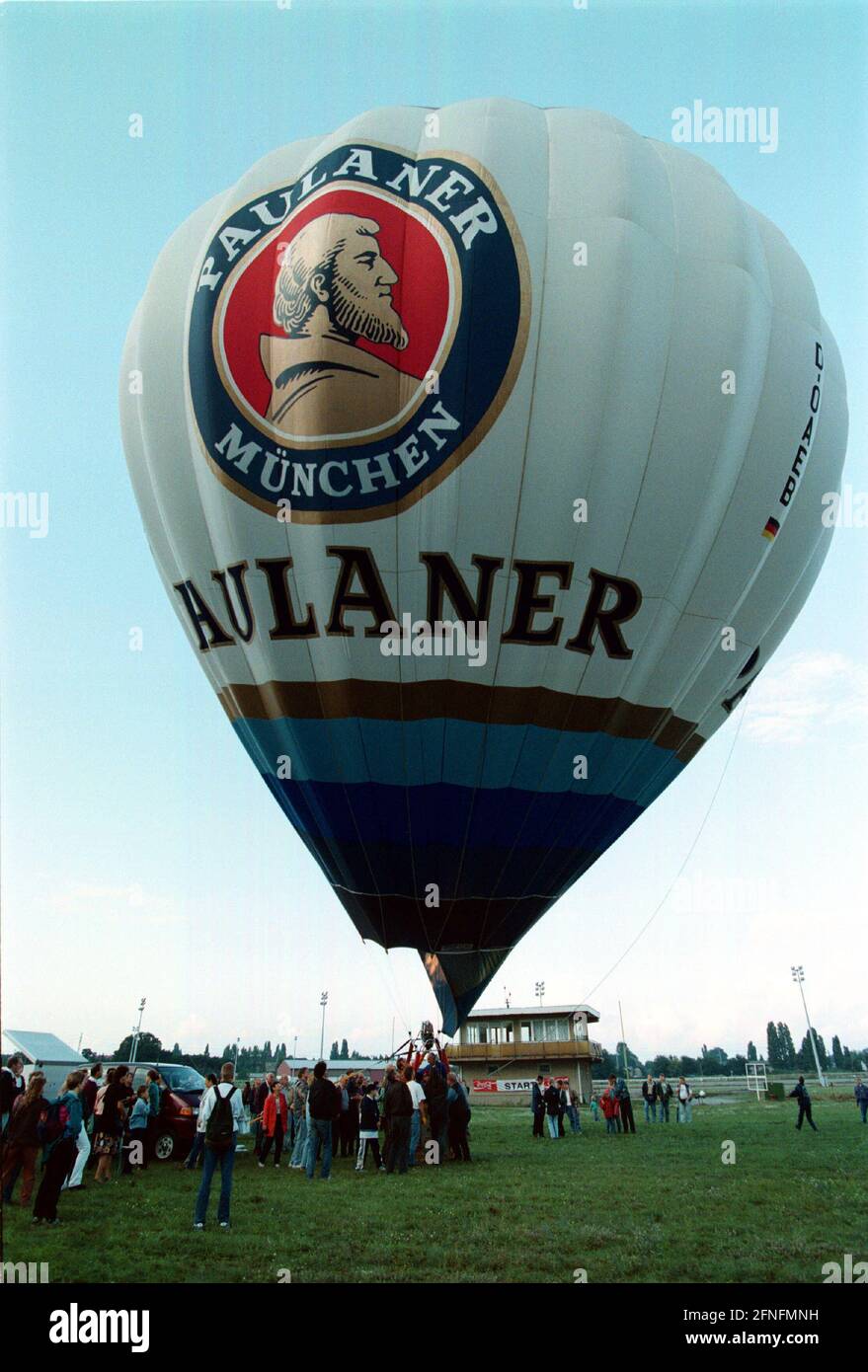 Balloon harness hi-res stock photography and images - Alamy