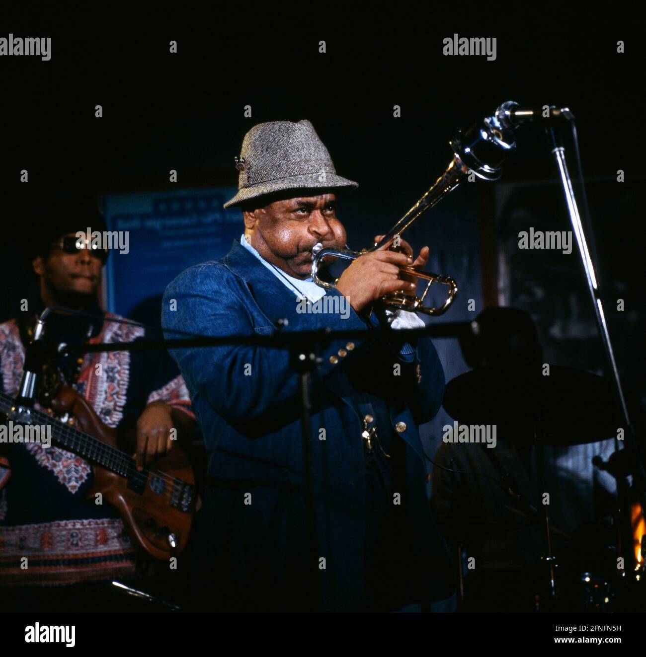 Dizzy gillespie hi-res stock photography and images - Alamy