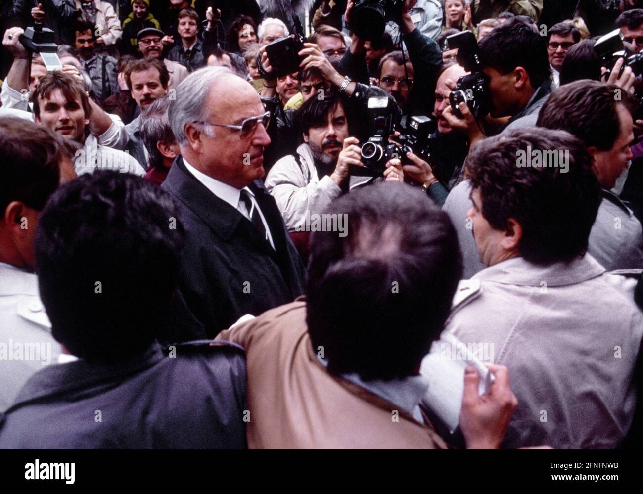 Federal Chancellor Helmut KOHL in Erfurt in April 1991 [automated ...