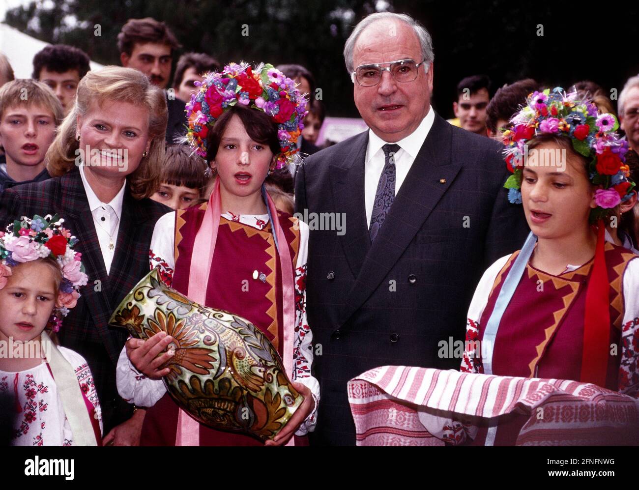 Federal Chancellor Helmut KOHL and his wife Hannelore KOHL at the ...