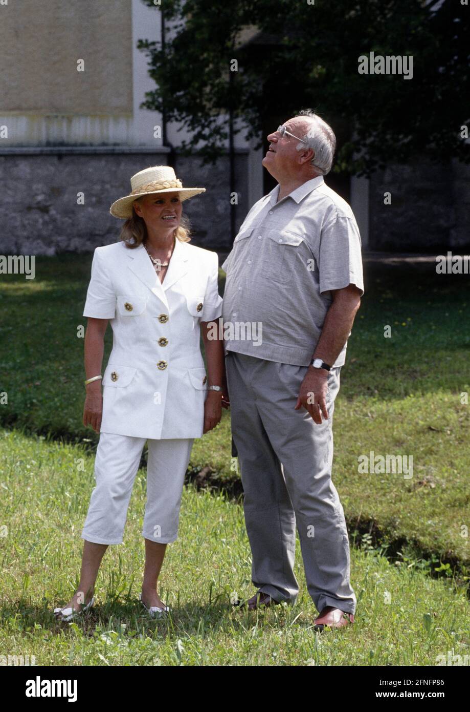 Hannelore KOHL and Helmut KOHL on holiday near St.Gilgen in Austria ...