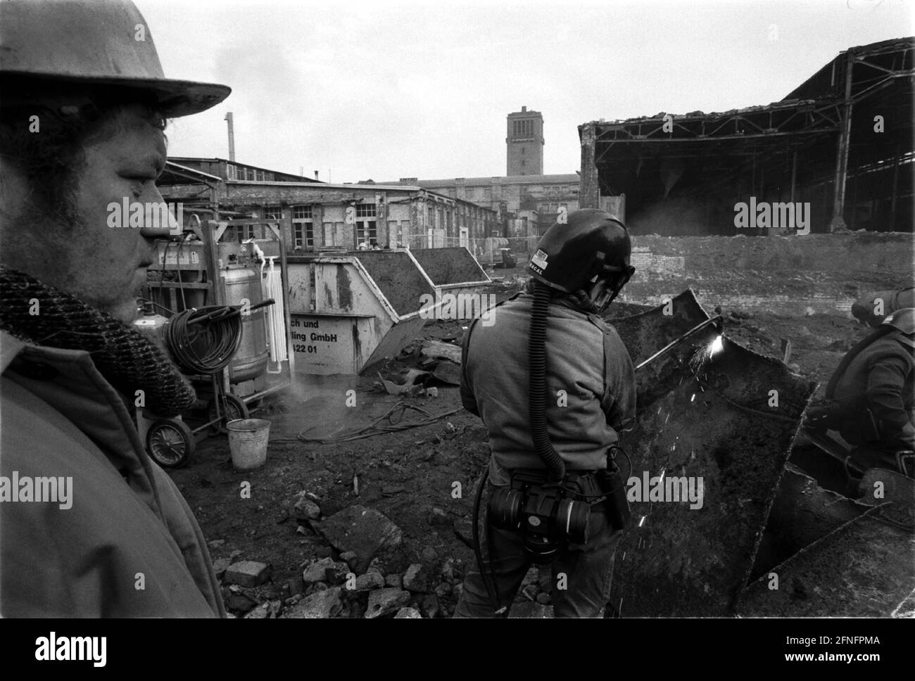 Germany, Bitterfeld, 21.012.1994, Chemiekombinat Bitterfeld Dismantling ...