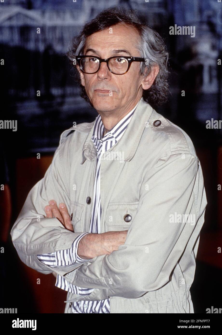 Christo artist hi-res stock photography and images - Alamy