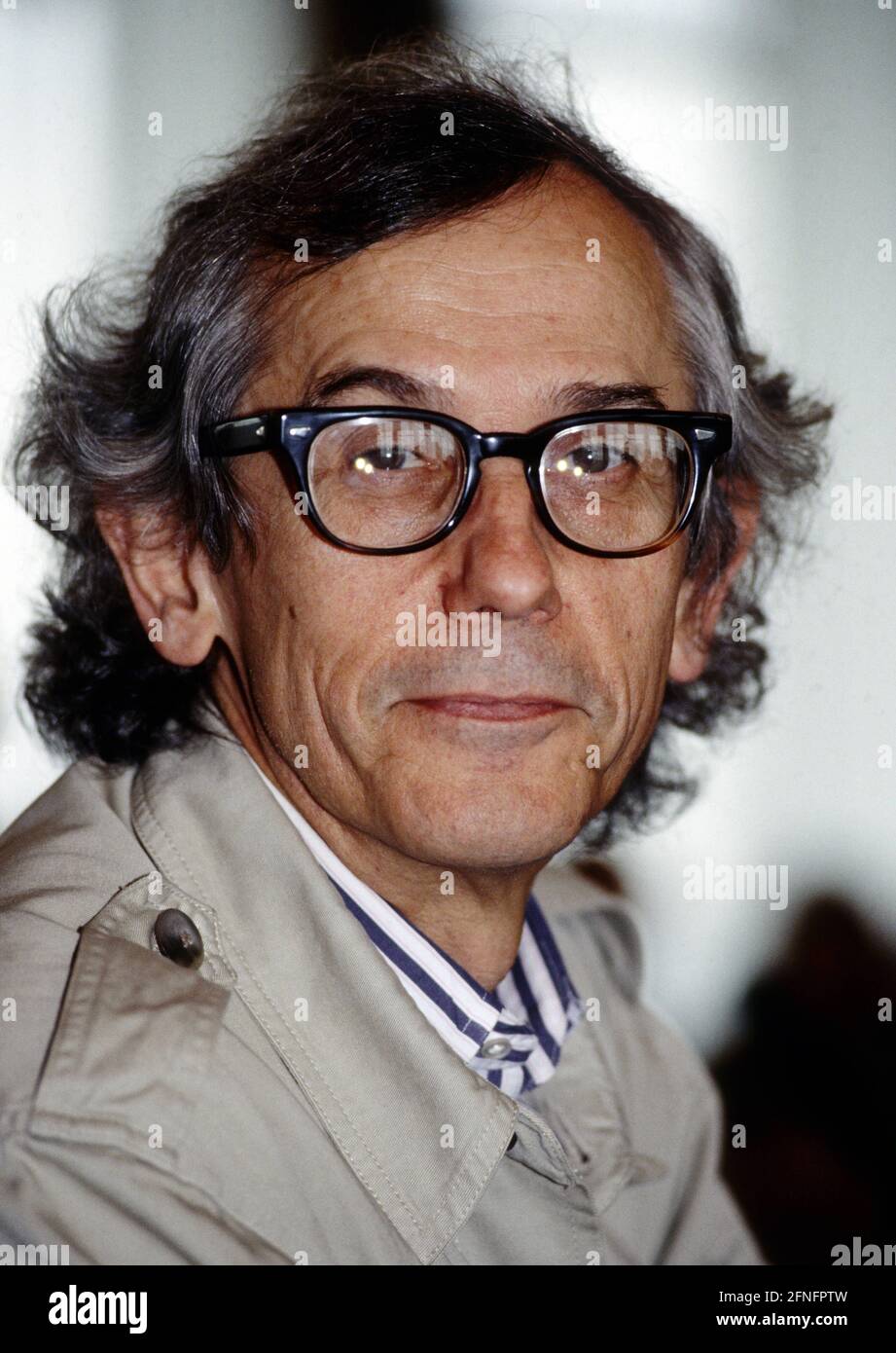 CHRISTO , Artist , May 1993 [automated translation] Stock Photo - Alamy