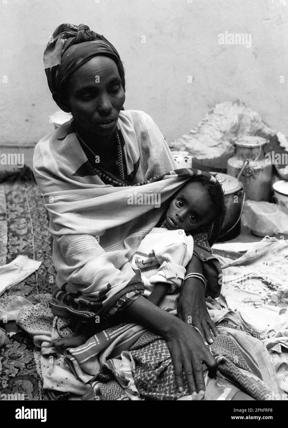 Starving child somalia hi-res stock photography and images - Alamy