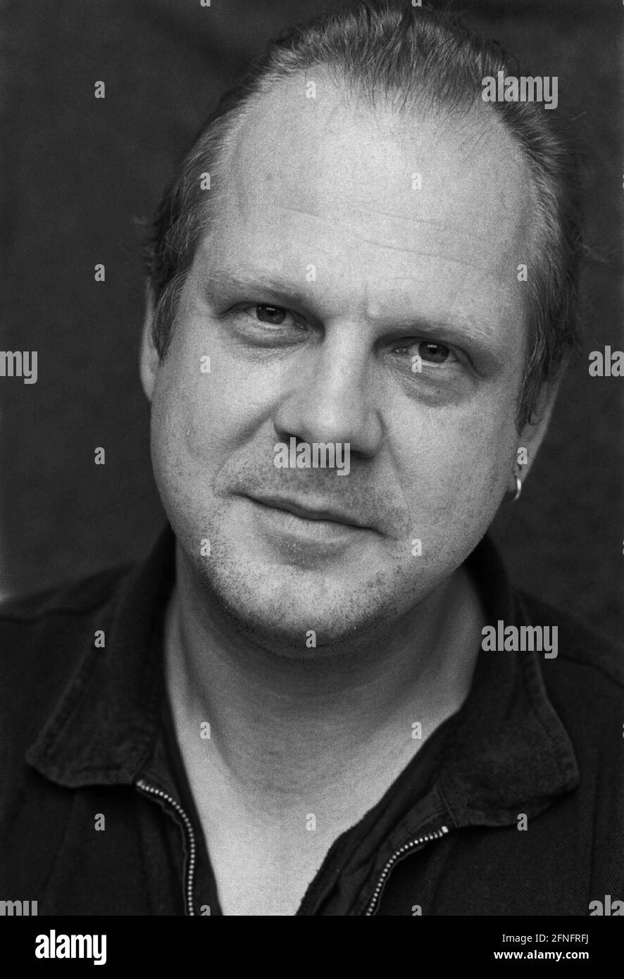 Media converter hi-res stock photography and images - Alamy