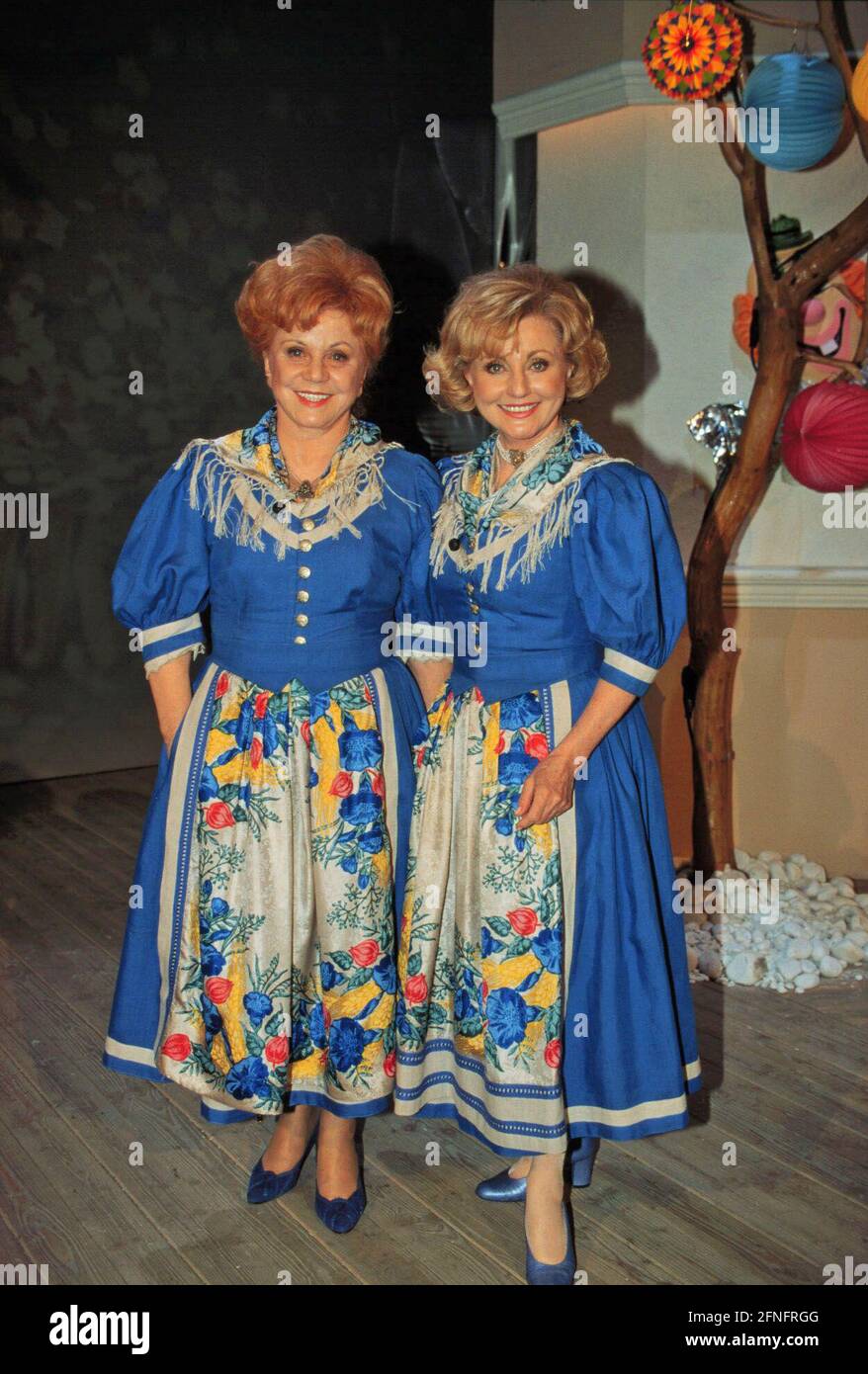 Maria und Margot Hellwig, Mutter und Tochter, deutsches Gesangsduo der ...