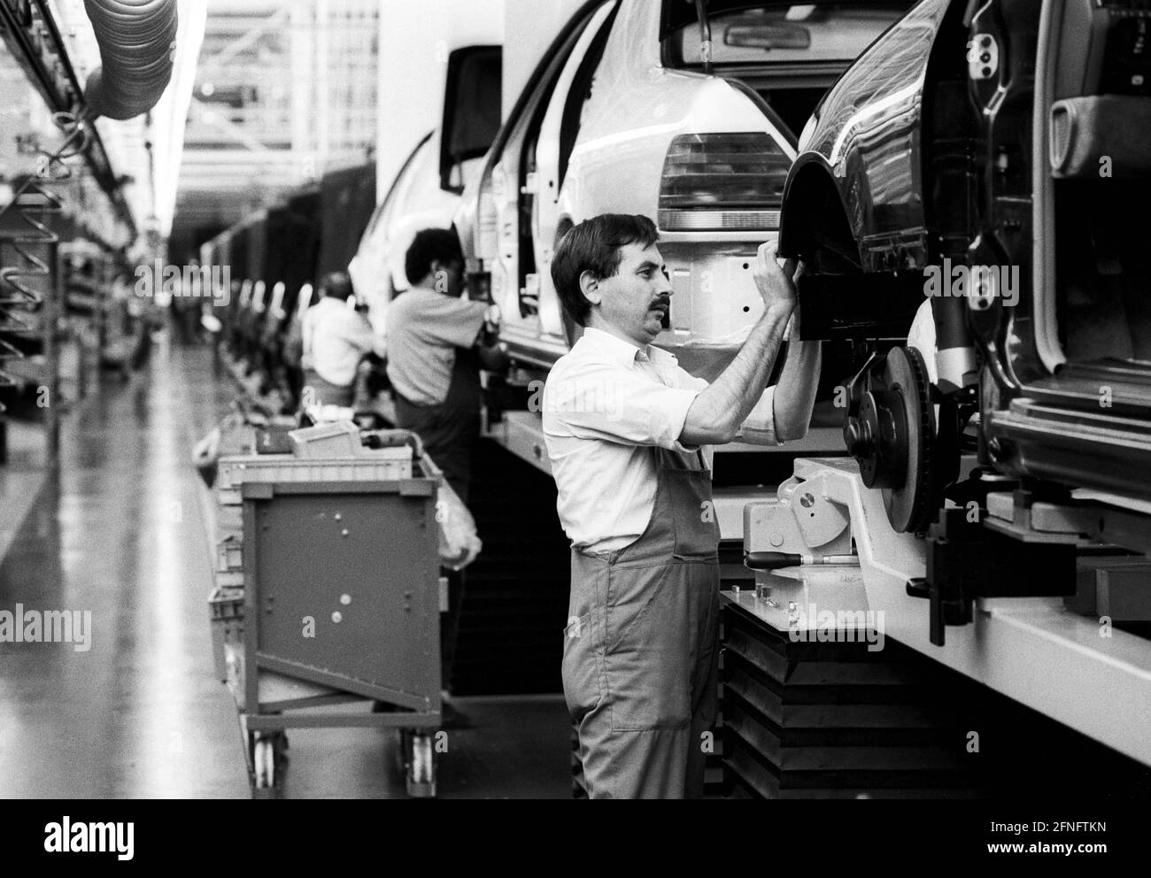 DEU , DEUTSCHLAND : Production of the Mercedes-Benz S-Class at the ...