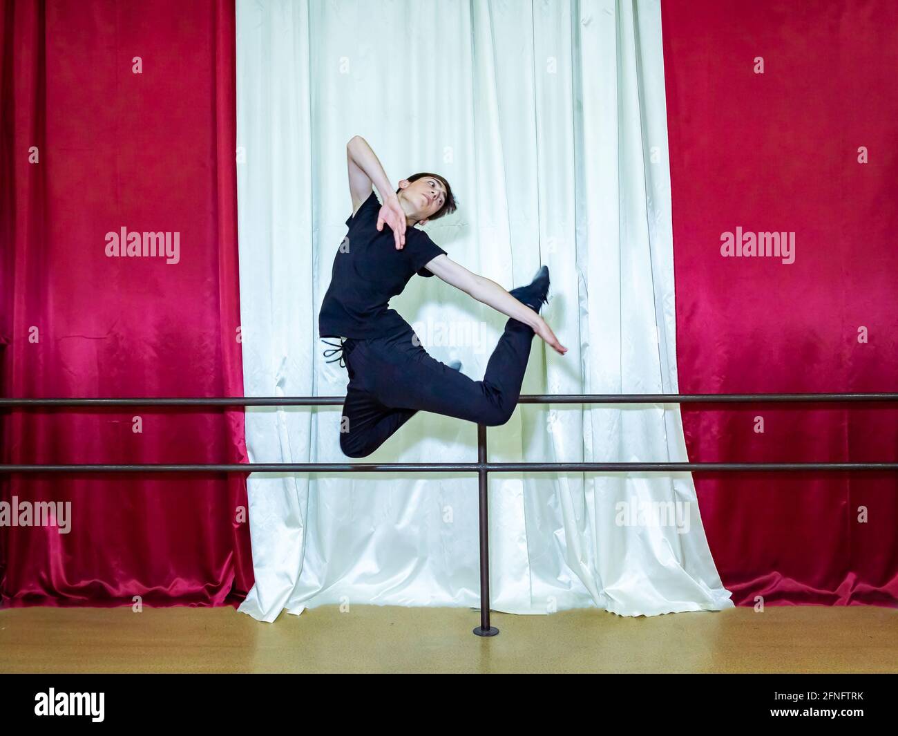 Gym exercise male sitting chair hi-res stock photography and images - Alamy