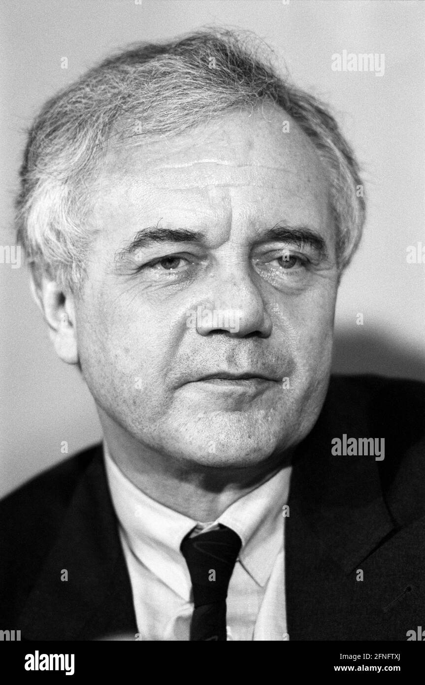 Manfred STOLPE , State Premier of Brandenburg ( SPD ) , February 1992 ...