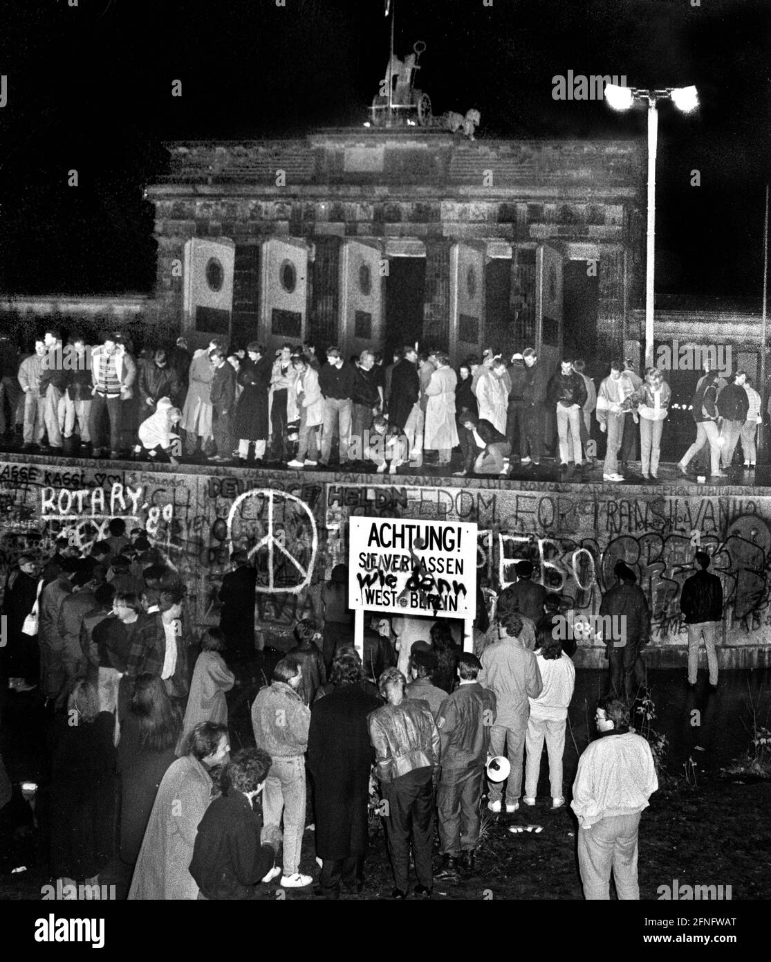 Berlin selection / GDR / Pariser Platz / Berlin Wall The Berlin Wall ...