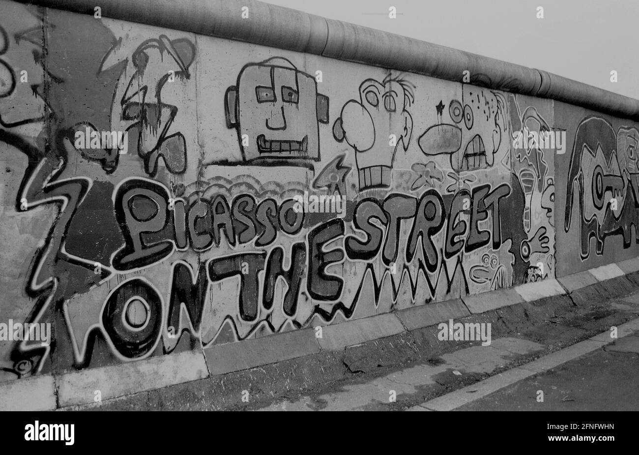 Berlin / Kreuzberg / Berlin Wall / GDR Wall / 1986 Wall in Kreuzberg ...