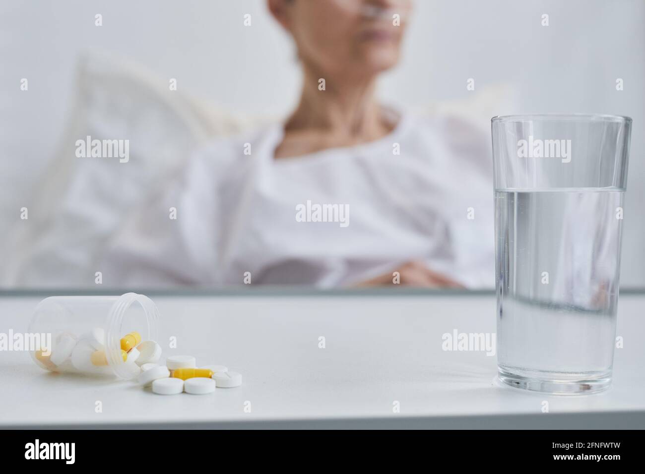 Hospital patient drinking hi-res stock photography and images - Alamy