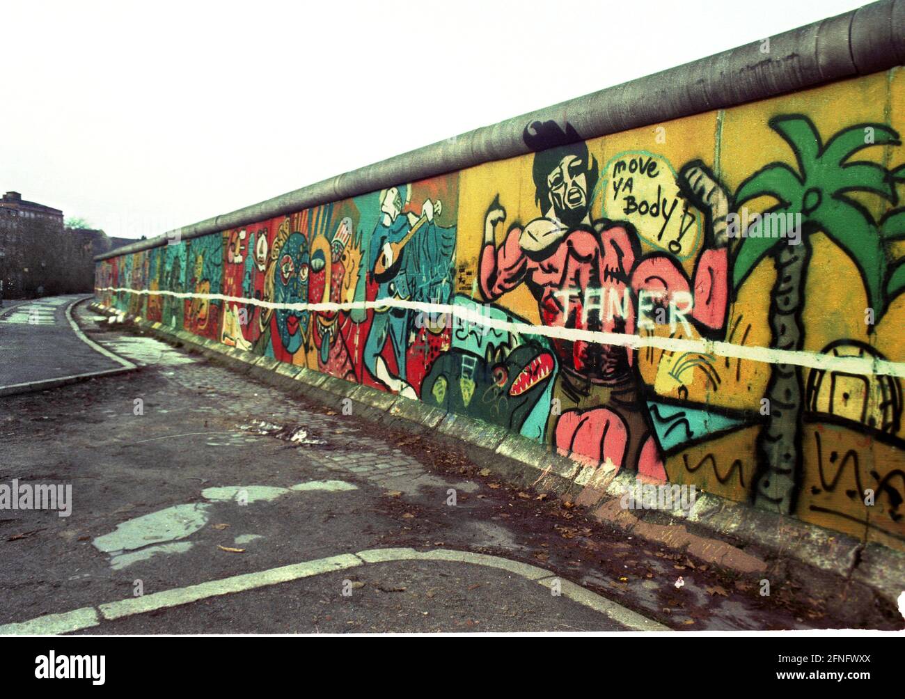 80s berlin wall graffiti hi-res stock photography and images - Alamy