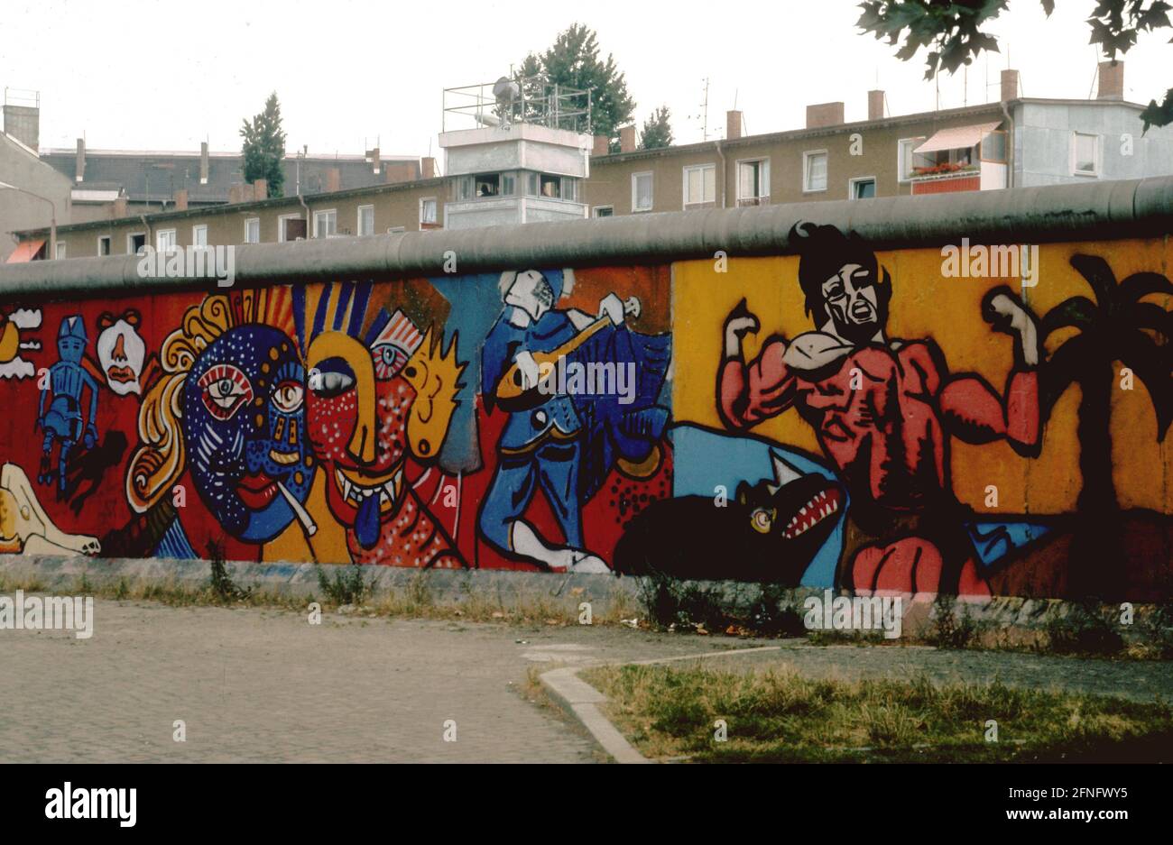 Berlin-City / Berlin Wall / GDR Wall / 1986 Kreuzberg: Dresdner Strasse ...