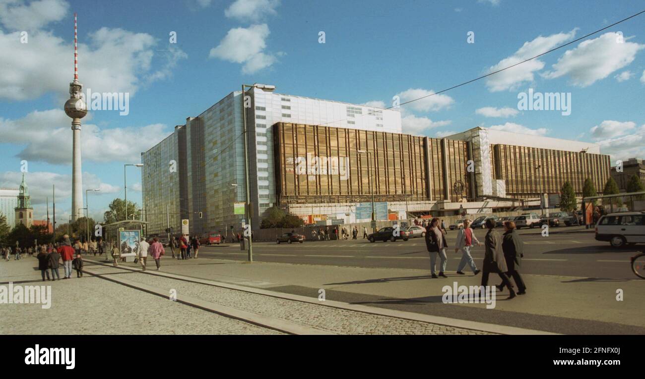 Berlin / Mitte / 4 / 1997 Palace of the Republic, multi-purpose ...