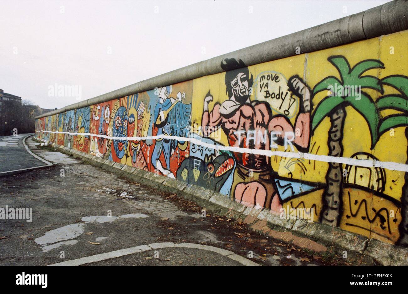 Berlin-City / GDR-Wall / 1986 Kreuzberg: Adalbertstrasse. Hintr of the ...