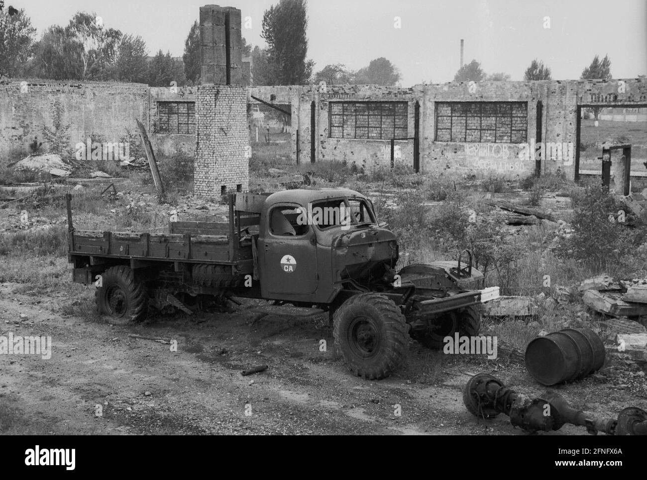 Russian barracks hi-res stock photography and images - Alamy