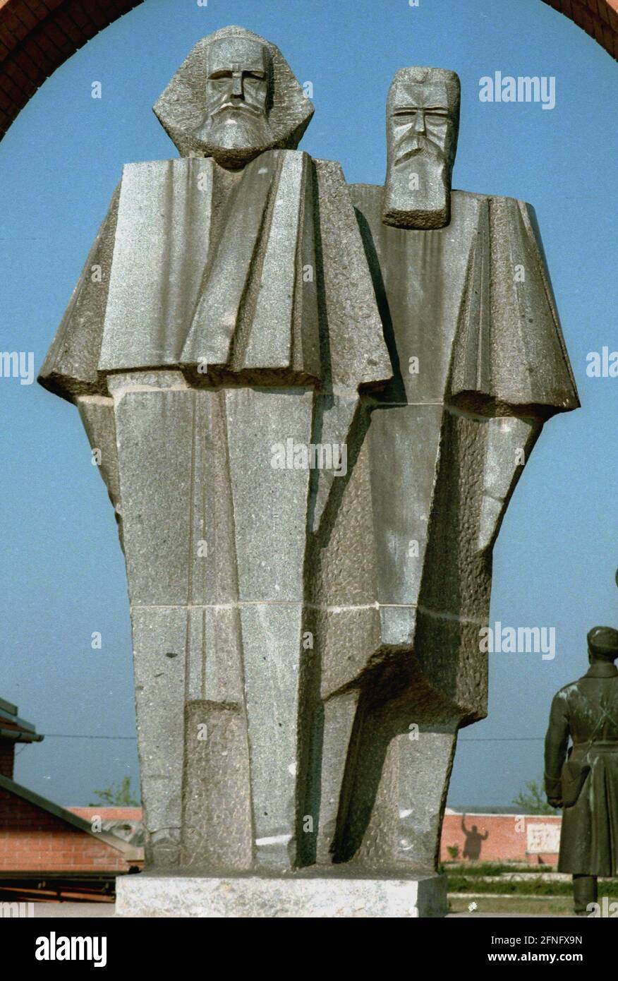 Socialism / History / Hungary / 1998 Museum of Discarded Socialist ...