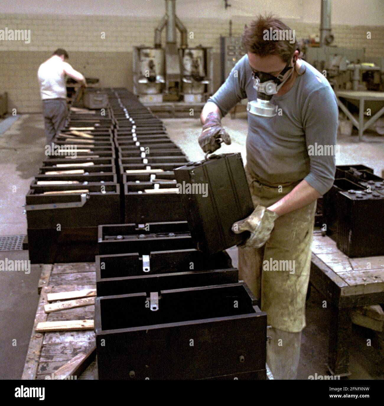 Ddr treuhand hi-res stock photography and images - Alamy