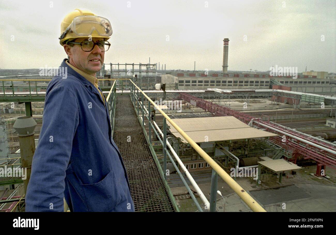 Saxony-Anhalt / GDR / Industry / 1992 Bitterfeld . The former chemical ...