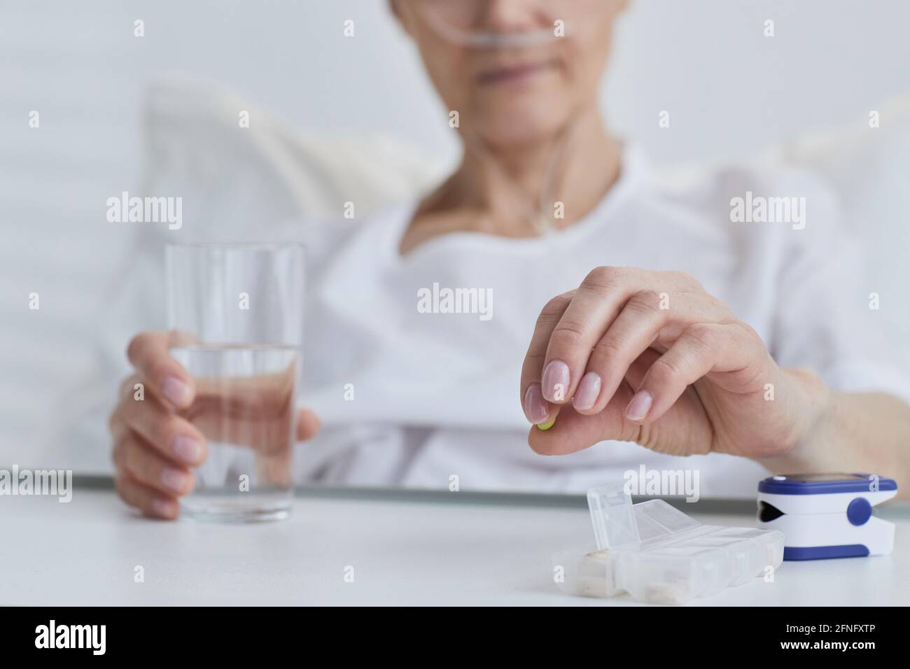 Hospital patient drinking hi-res stock photography and images - Alamy