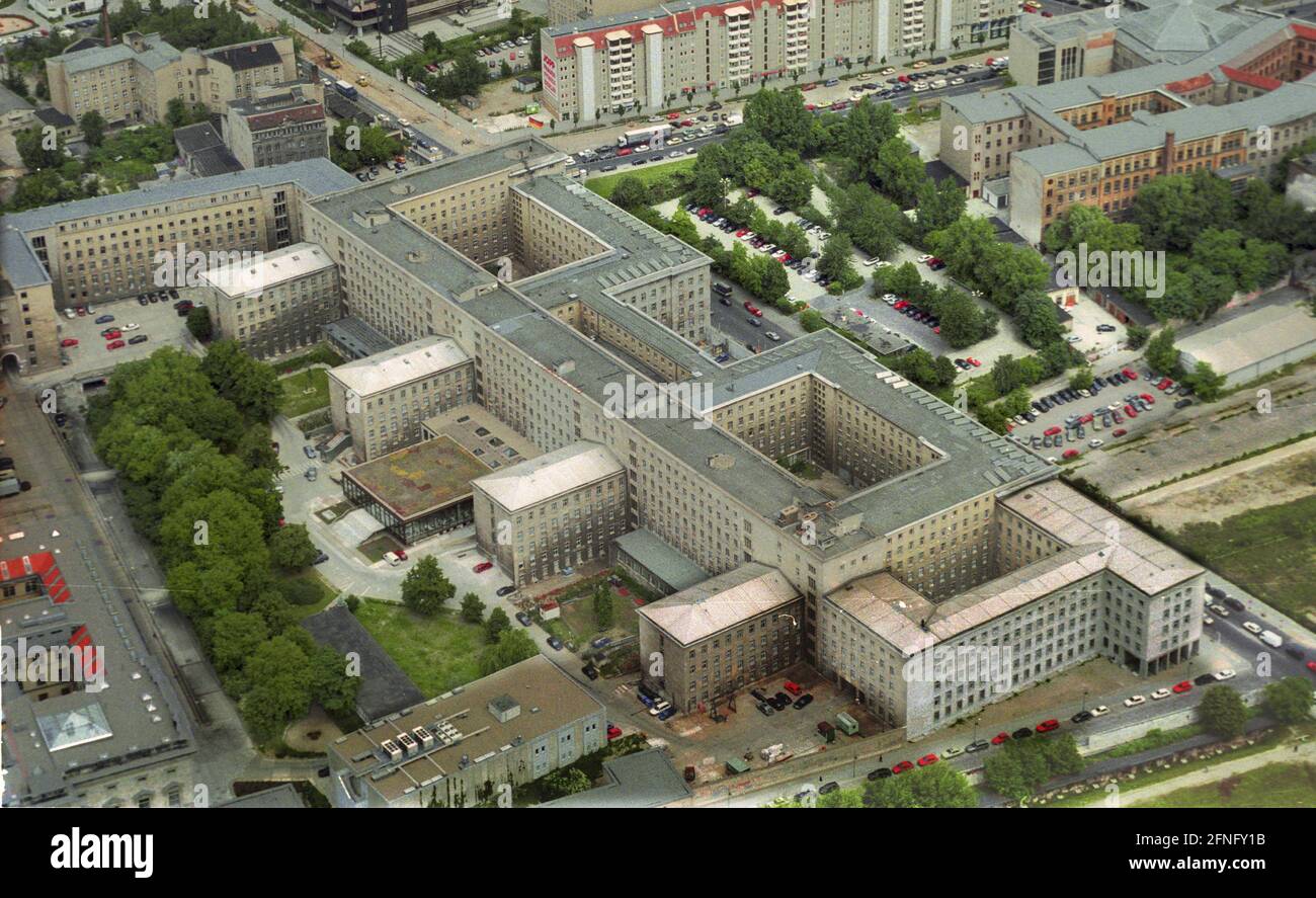 Berlin bundesrat building hi-res stock photography and images - Alamy