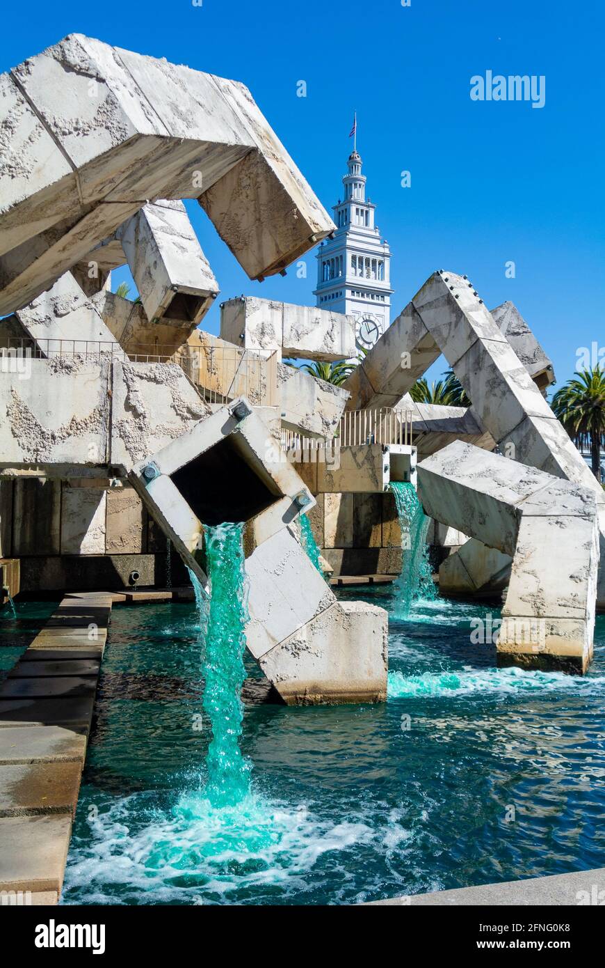 Ugly fountain hi-res stock photography and images - Alamy