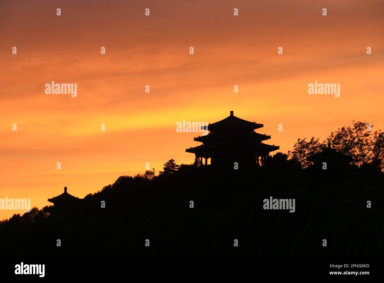 Beijing, Beijing, China. 17th May, 2021. On May 16, 2021, at sunset ...