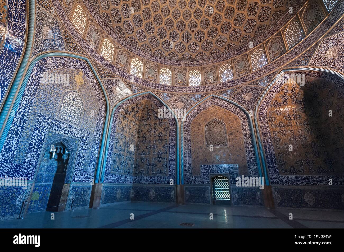 Interior of the Sheikh Lotfollah Mosque in Isfahan, Iran Stock Photo ...