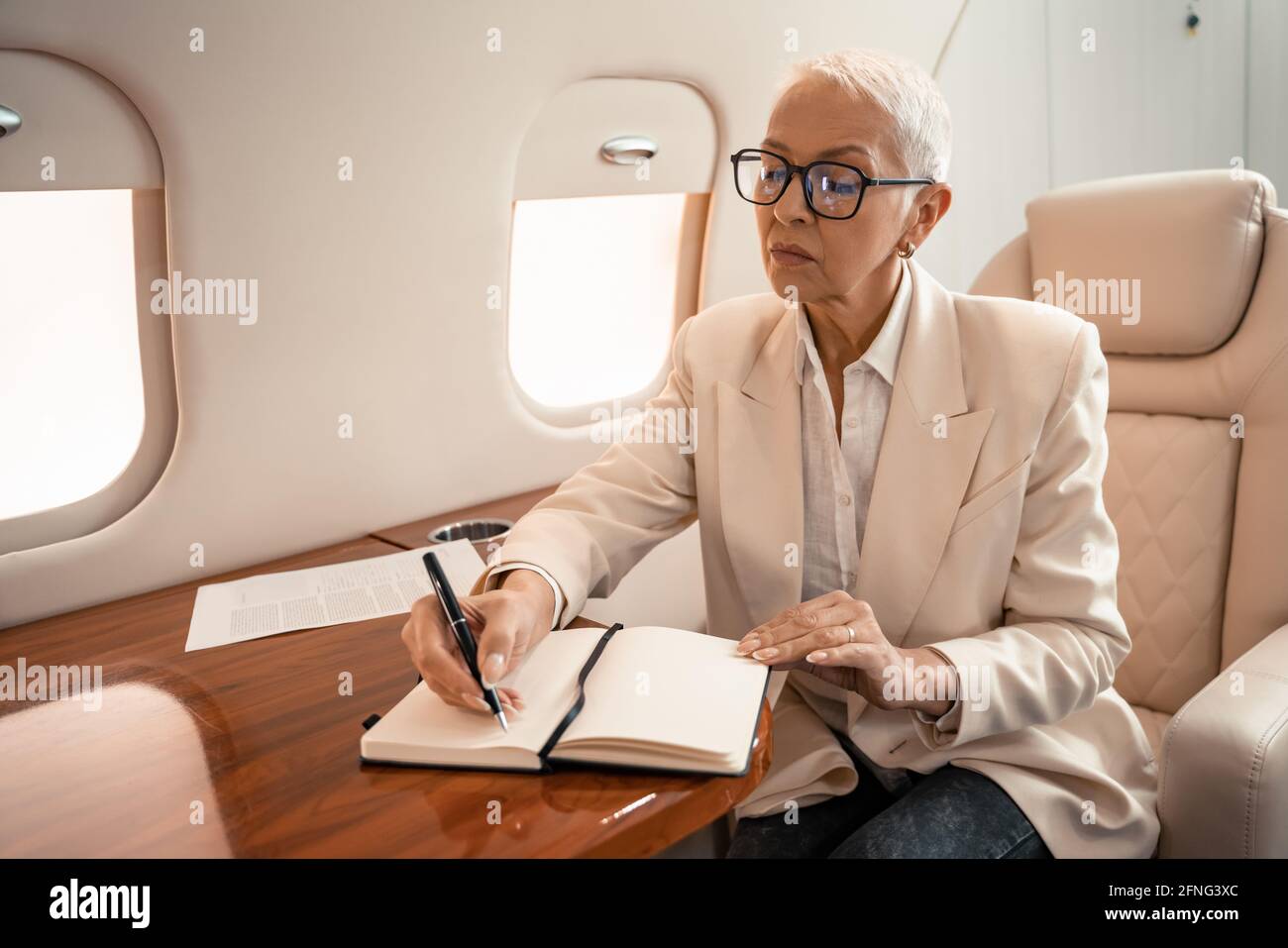 Airplane writing hi-res stock photography and images - Alamy