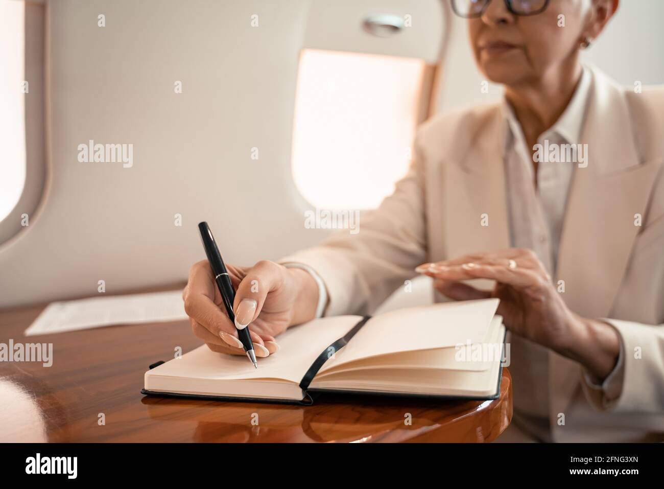 Airplane writing hi-res stock photography and images - Alamy