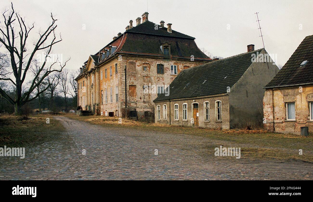 Bundelaender / Brandenburg / Schloesser / 3 / 1994 Dilapidated castles ...