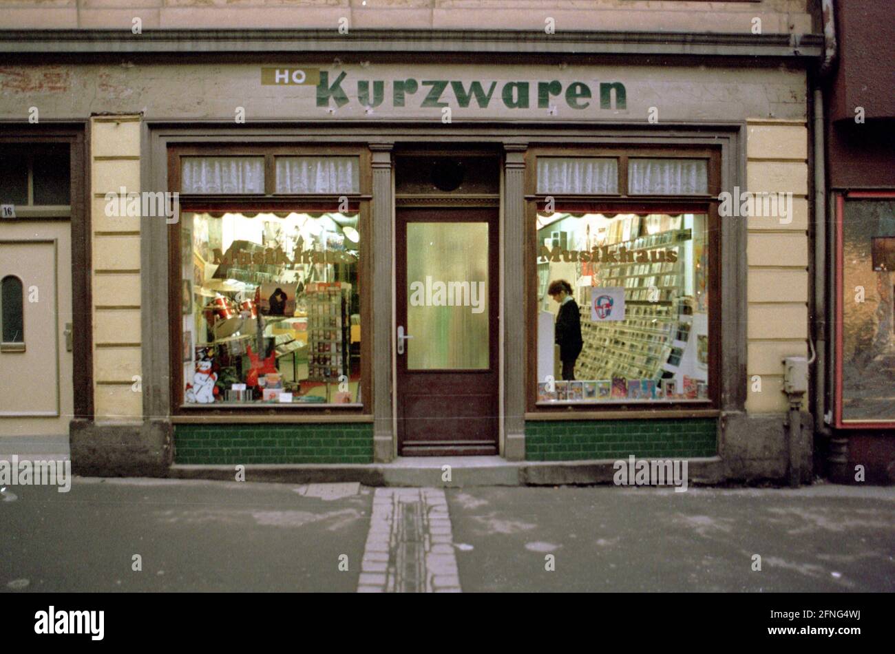 Saxony-Anhalt / GDR Land / 1 / 1992 Zeitz, old town, a former state ...