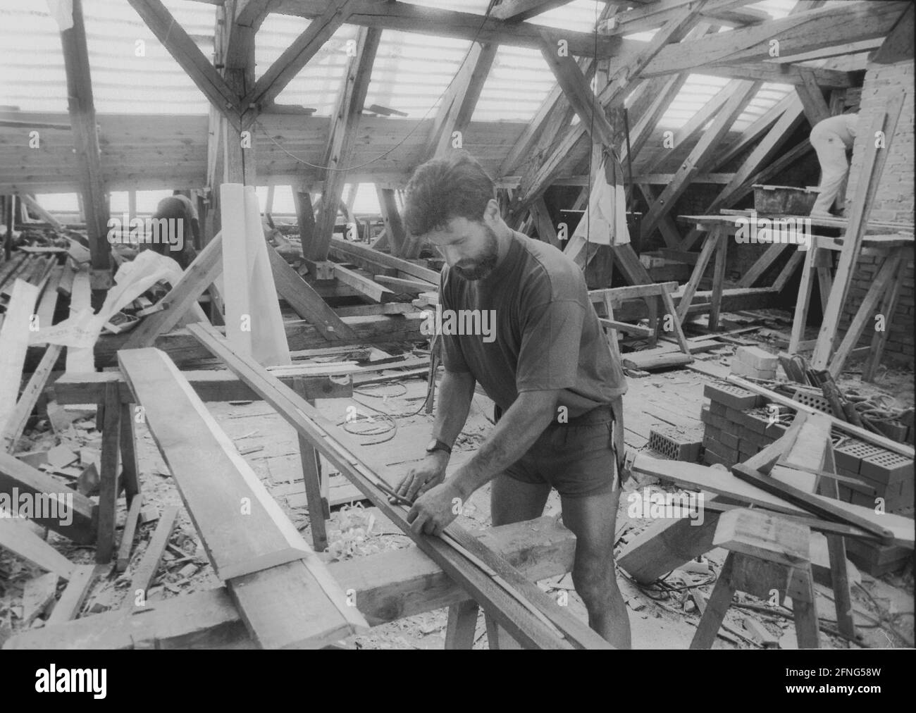 Medieval carpenters hi-res stock photography and images - Alamy
