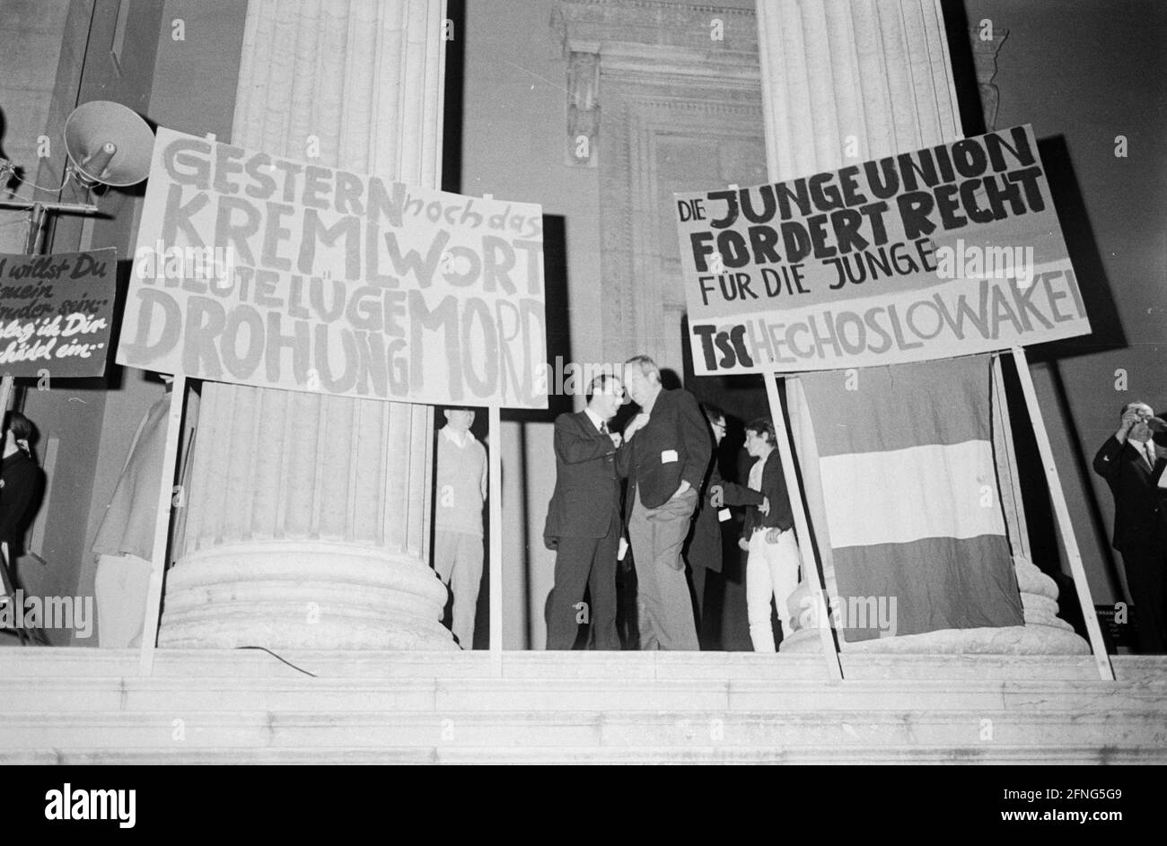 Czechoslovakia 1968 hi-res stock photography and images - Alamy